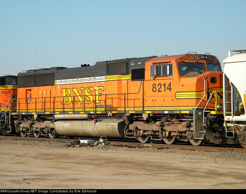 BNSF 8214